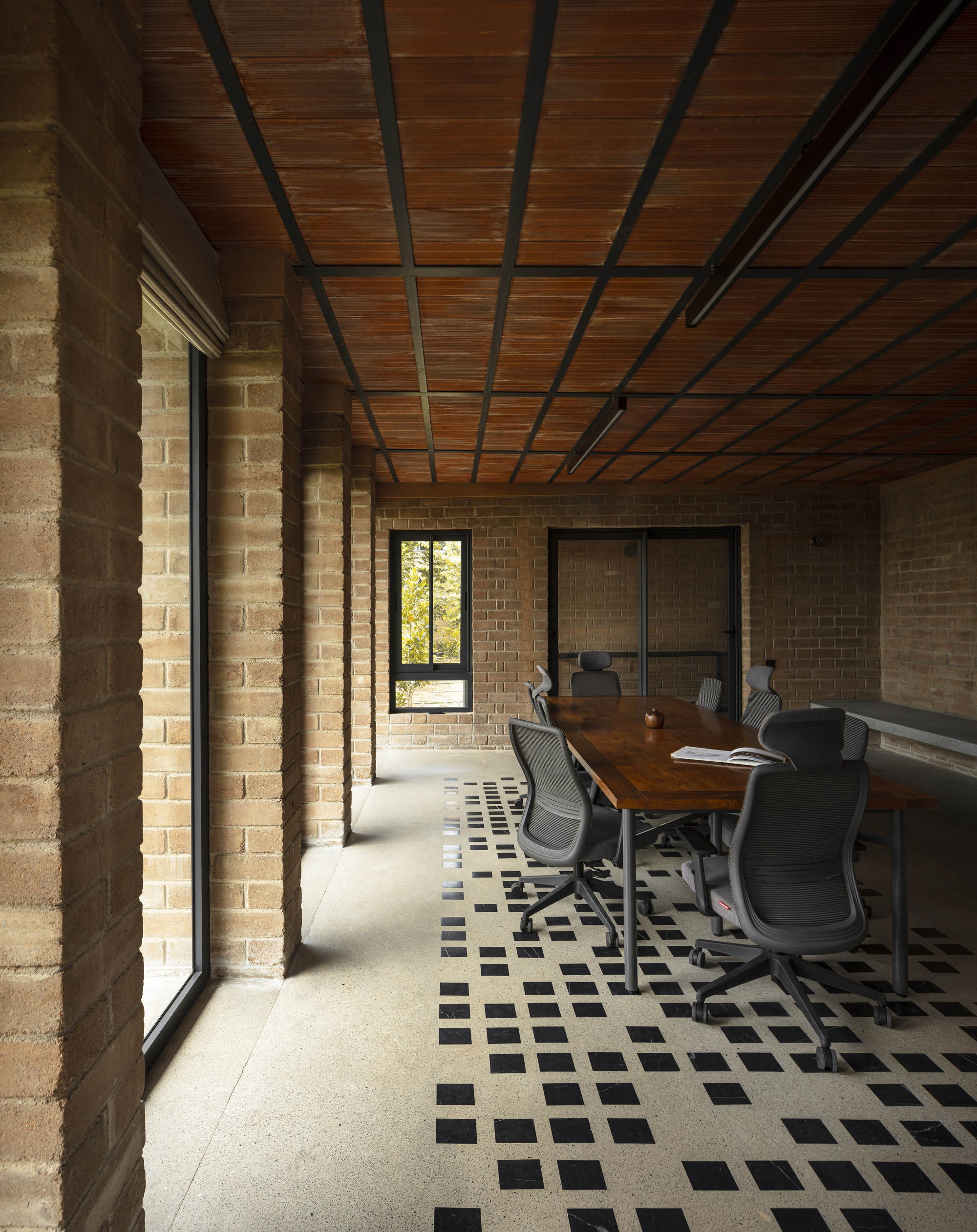 Gallery of Nandivardhanam House / Studio Inscape - 4