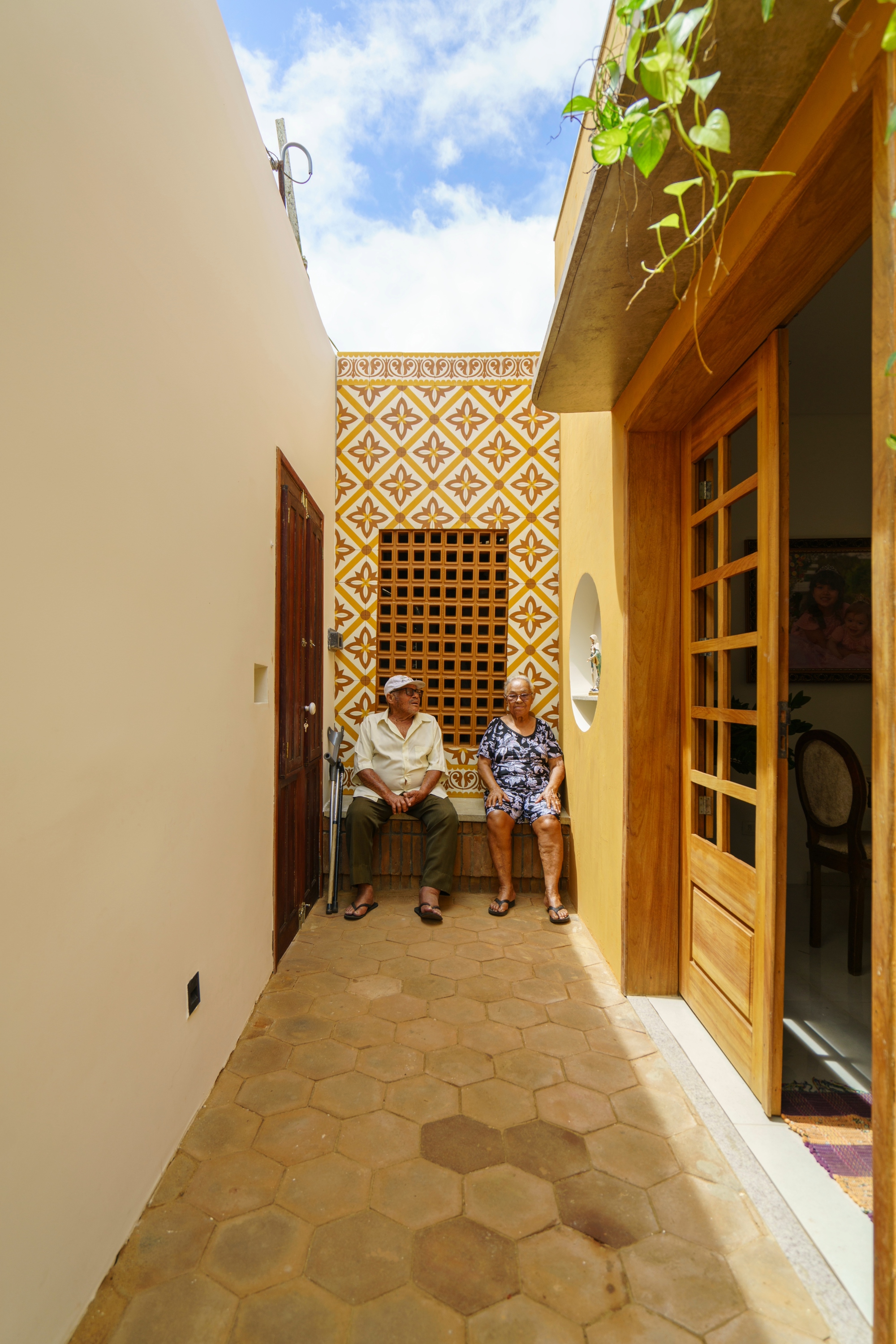 Gallery of Mom's House / Studio Zé - 7