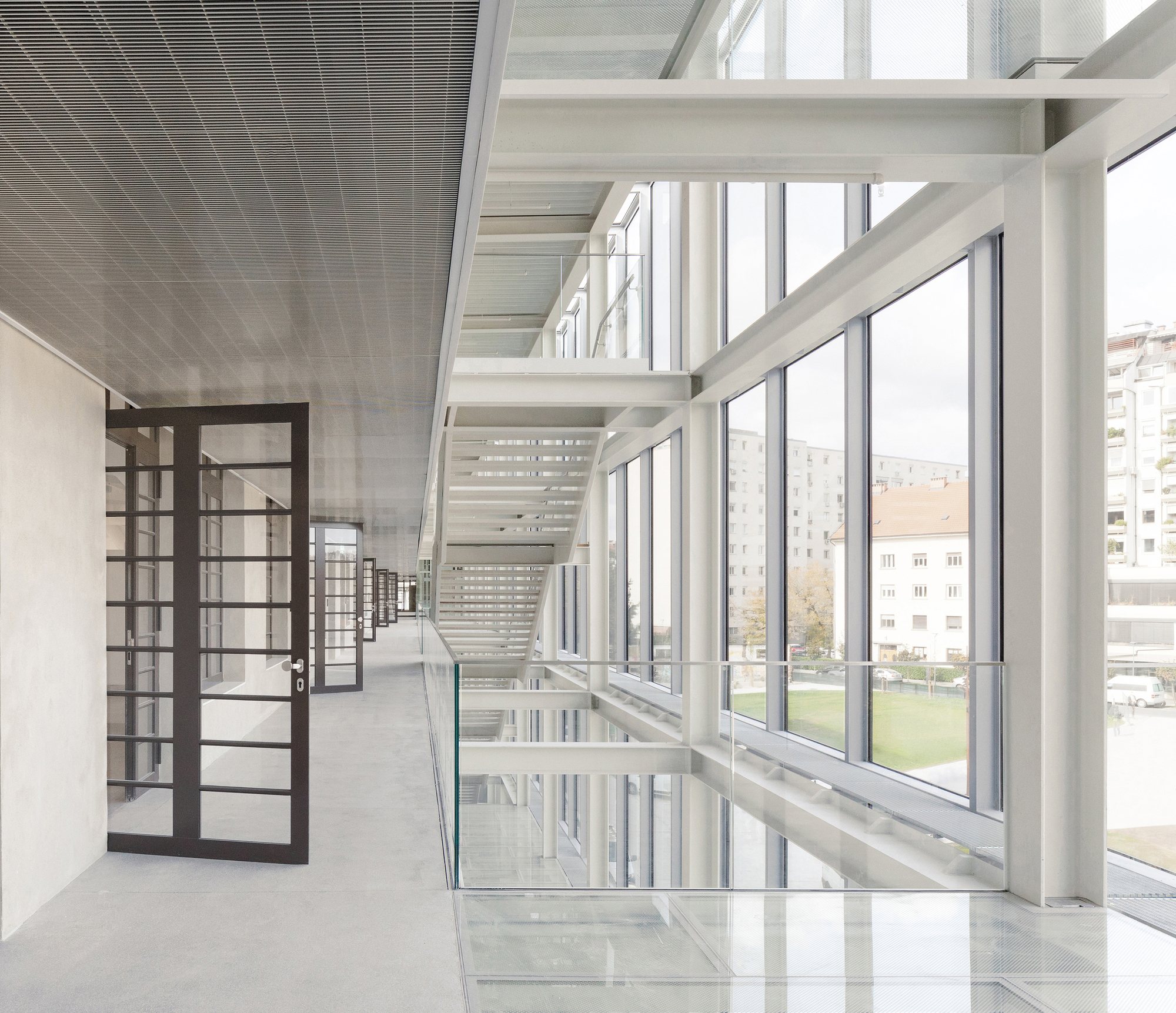 Galeria de Centro de Criatividade - Center Rog / Mendoza Partida + BAX ...