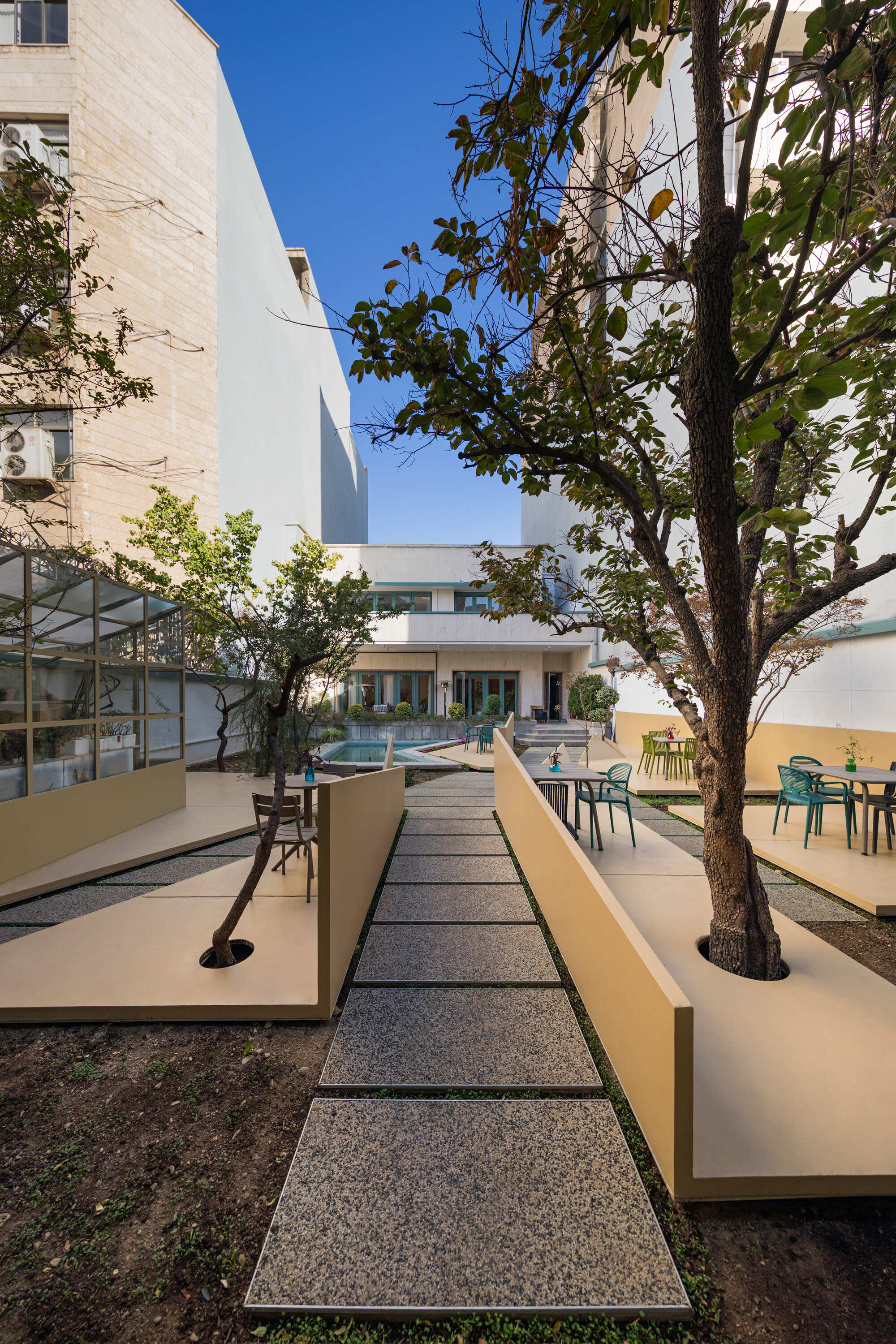 Gallery of Sepand House of Culture and Art / Mohammadreza Samavati and ...