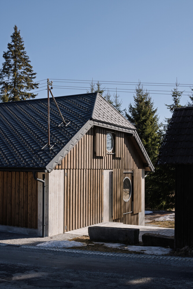 Gallery of Borová Lada Cottage / Studio Plyš - 7