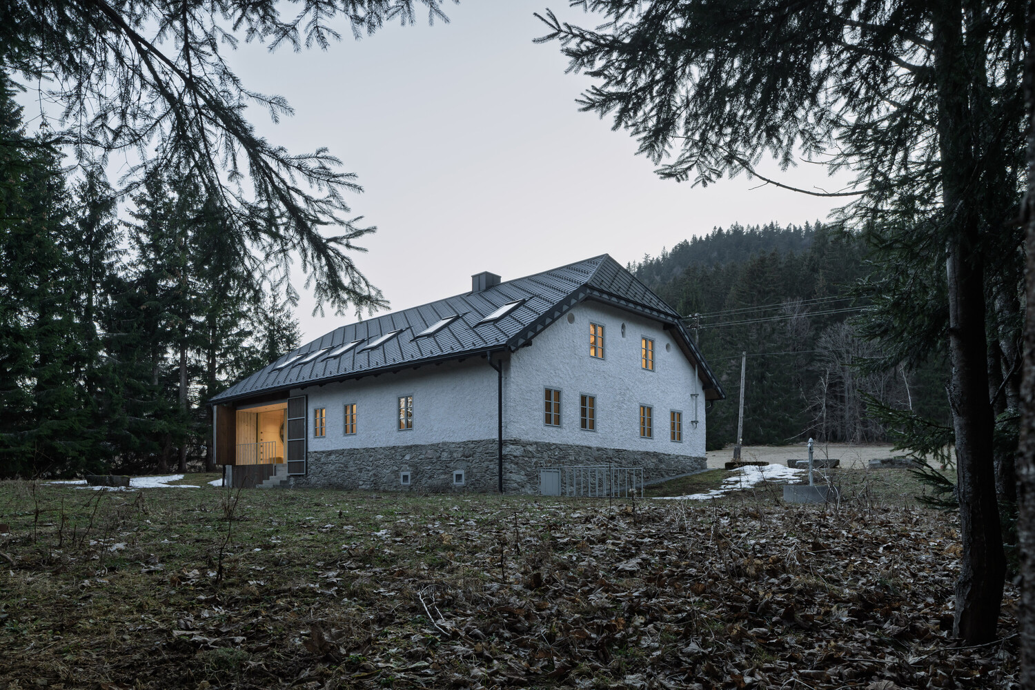 Gallery of Borová Lada Cottage / Studio Plyš - 7