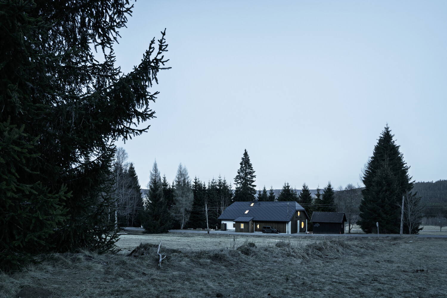 Gallery of Borová Lada Cottage / Studio Plyš - 7