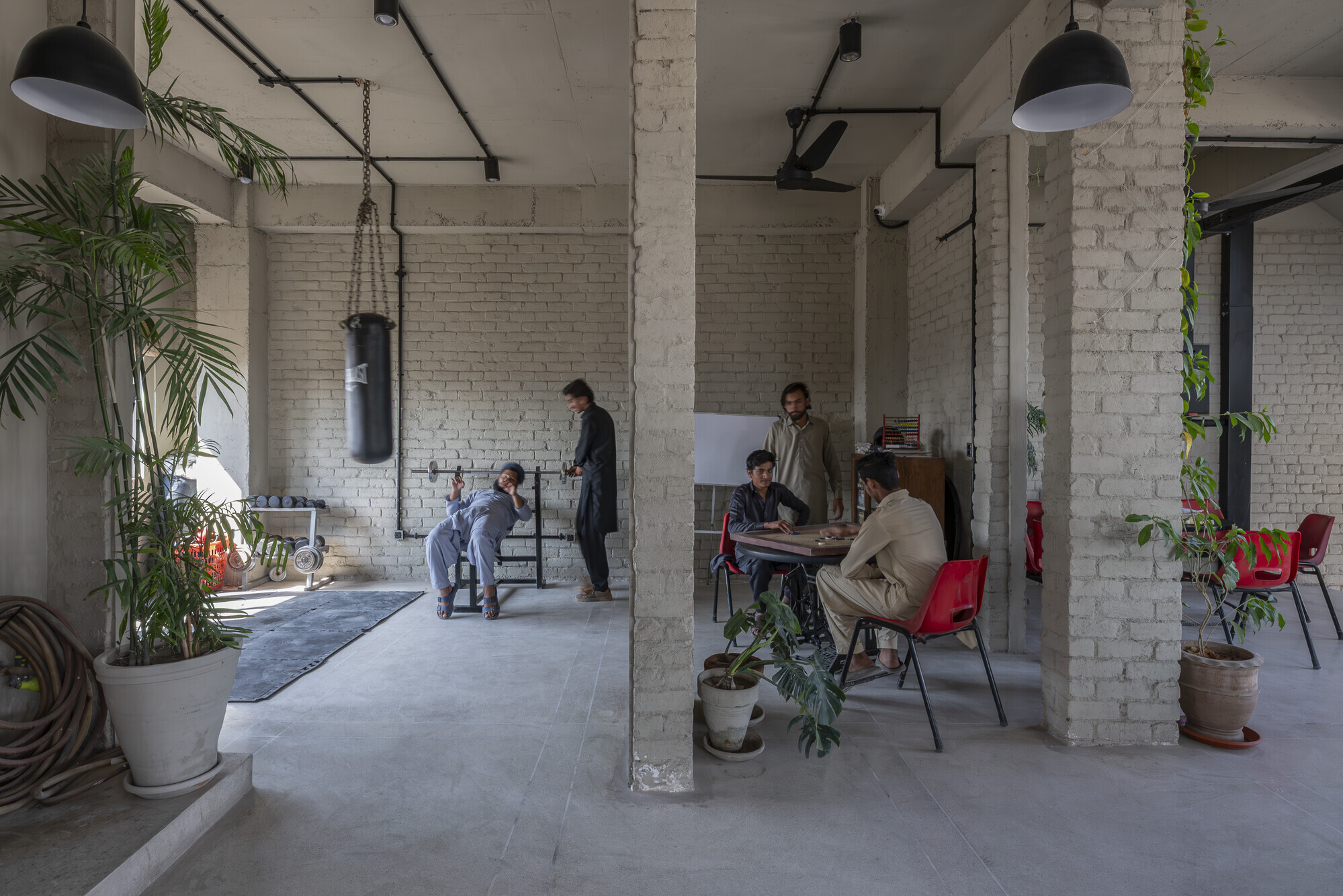 Galería de Edificio Visión Pakistán / DB Studios - 12