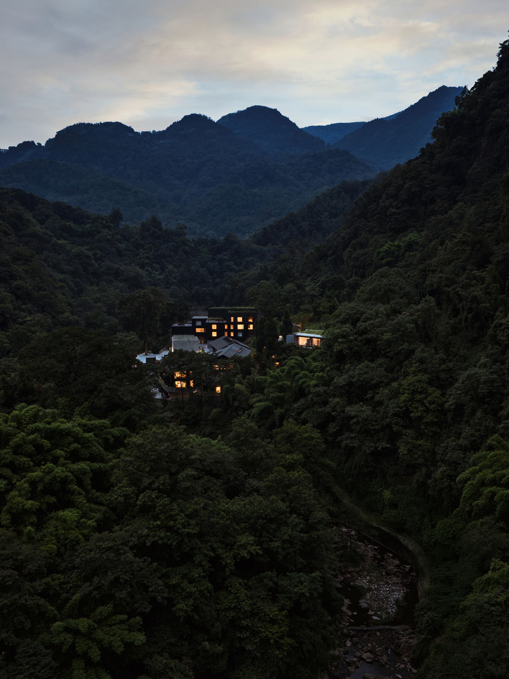 Gallery of ZOLAND·Emei, Resort / Studio J. Bridgland - 28