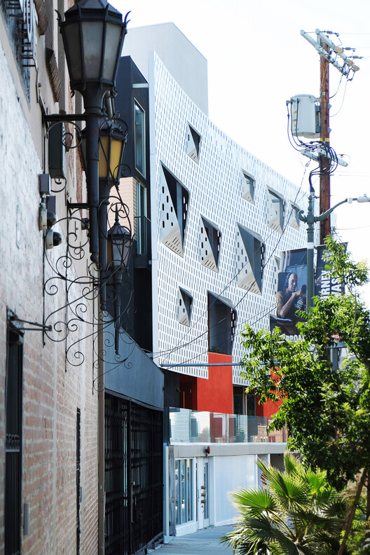 Elysian Fields Apartments / Warren Techentin Architecture | ArchDaily