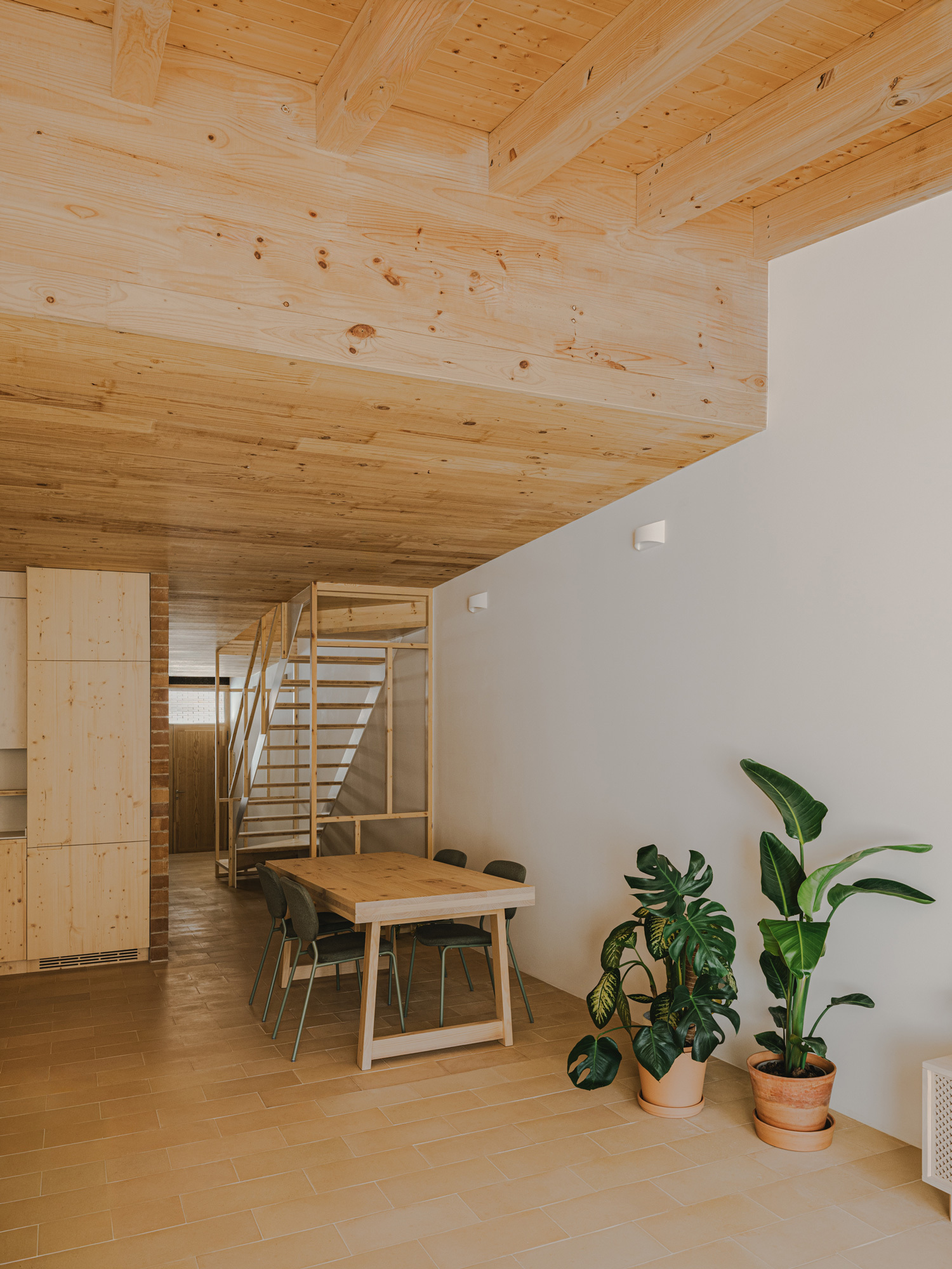 Galería de 130AUS Obra nueva de vivienda entre medianeras en Sabadell ...