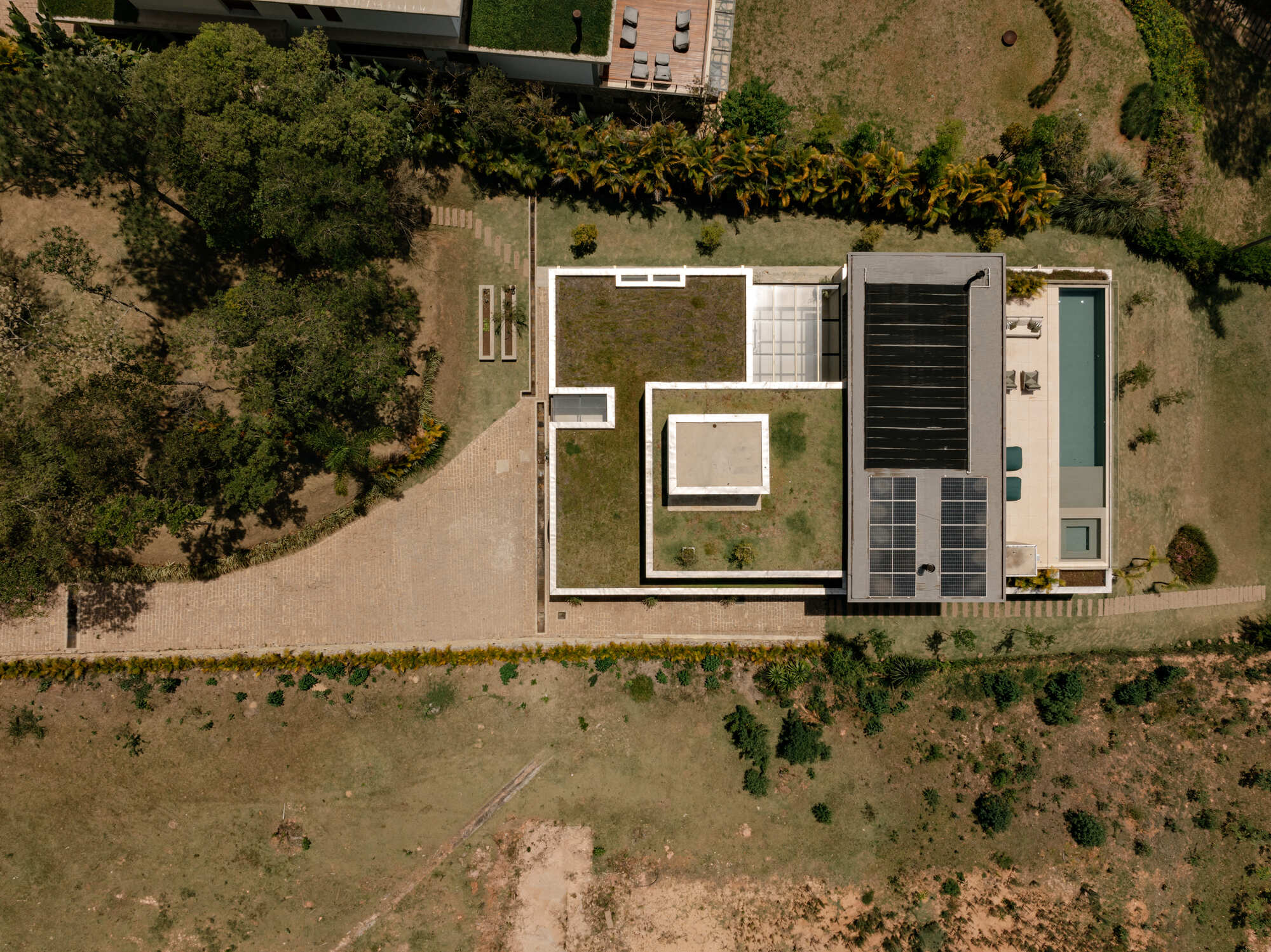 Gallery of JL Dam House / Garbin Arquitetos - 6