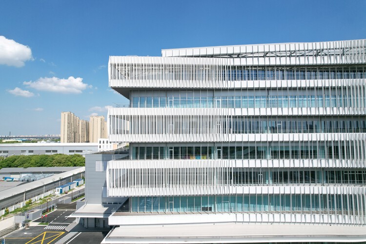 TOYOTA Research and Development Center / Nikken Sekkei | ArchDaily