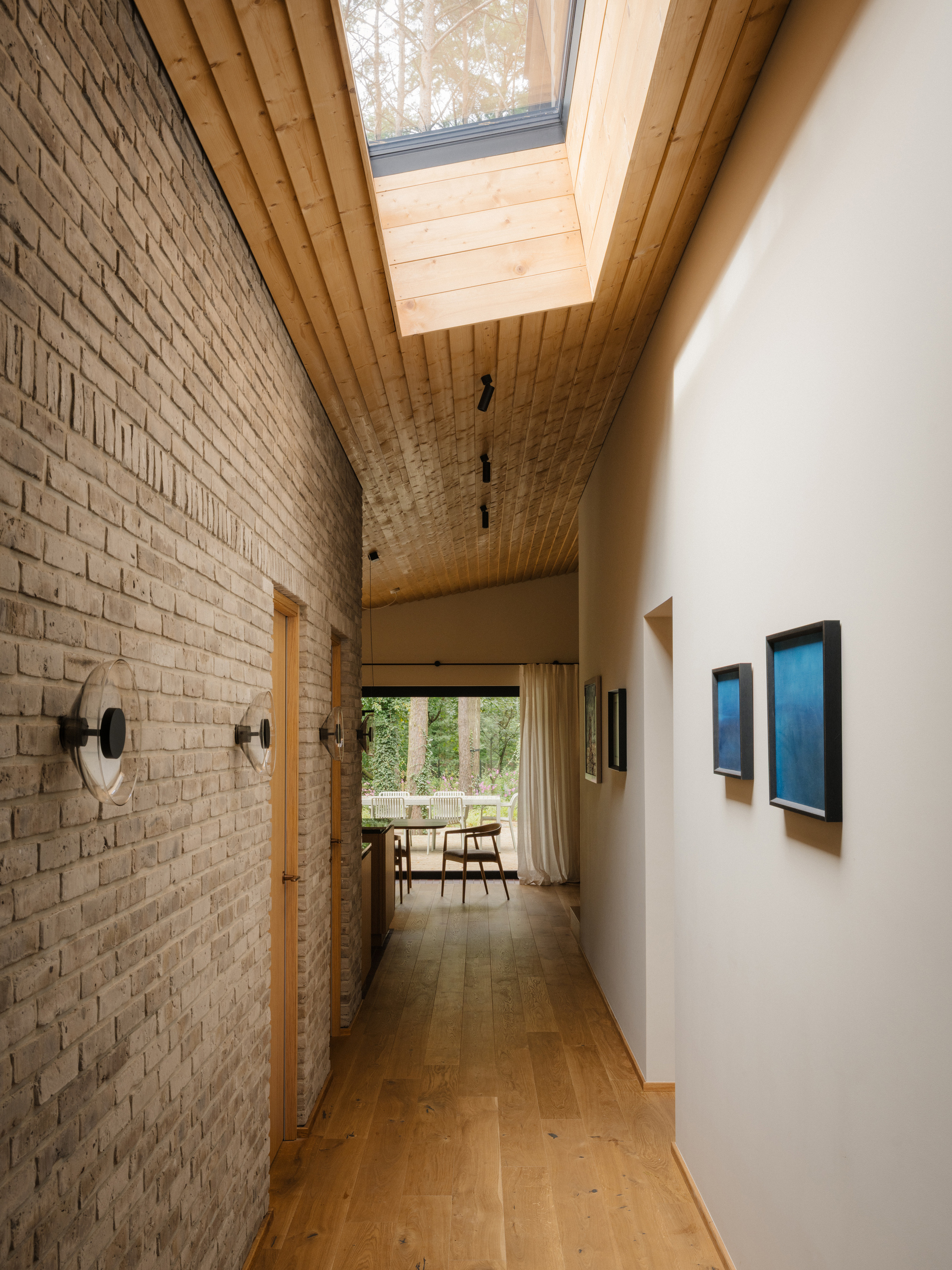 Gallery of Residence on the Edge of National Forest / Studio GAB - 13