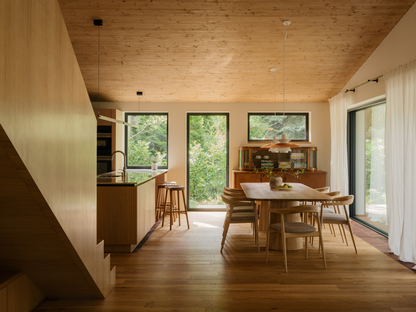 Gallery of Residence on the Edge of National Forest / Studio GAB - 9