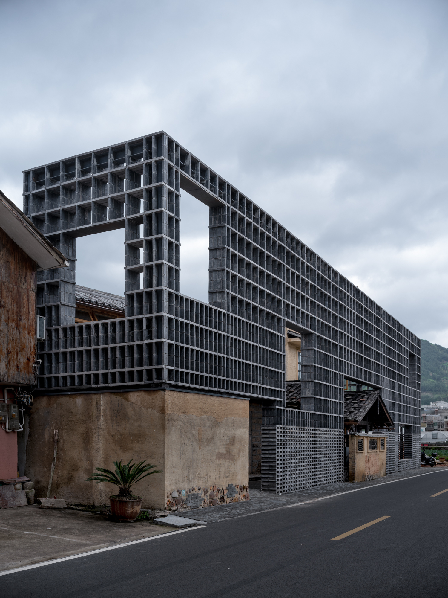 Gallery of Heritage “Ay” Kiln Adaptive Renewal / WUGE Studio + YFS - 25