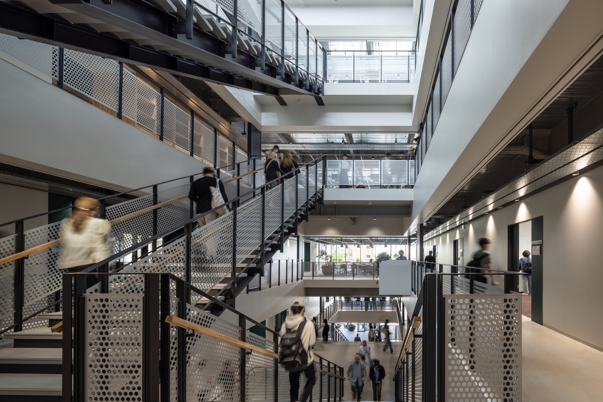 Gallery of Hannan University Building 4 / Nikken Sekkei - 4