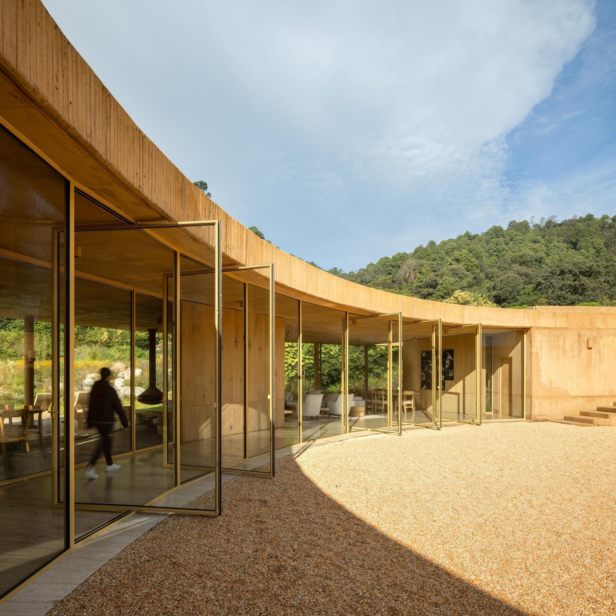 Gallery of House 720 Degrees / Fernanda Canales - 10