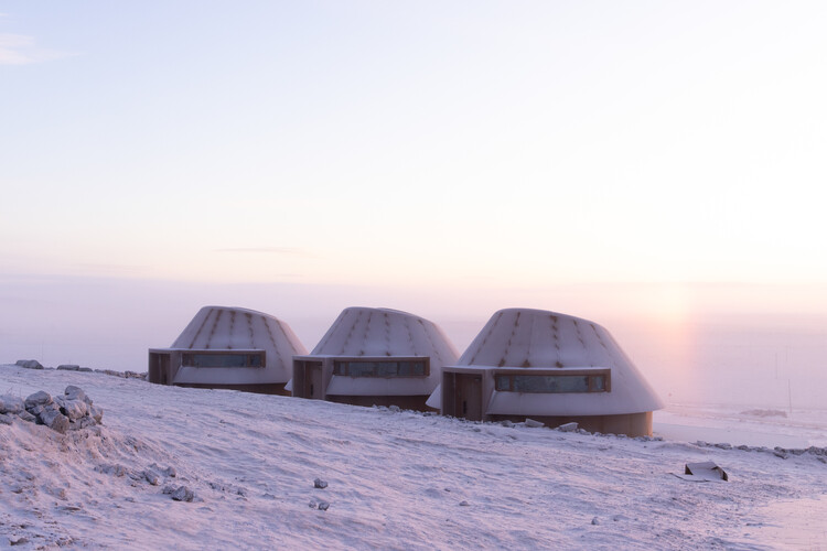 Volcano-In Hotel of Arrivals / PLAT ASIA | ArchDaily