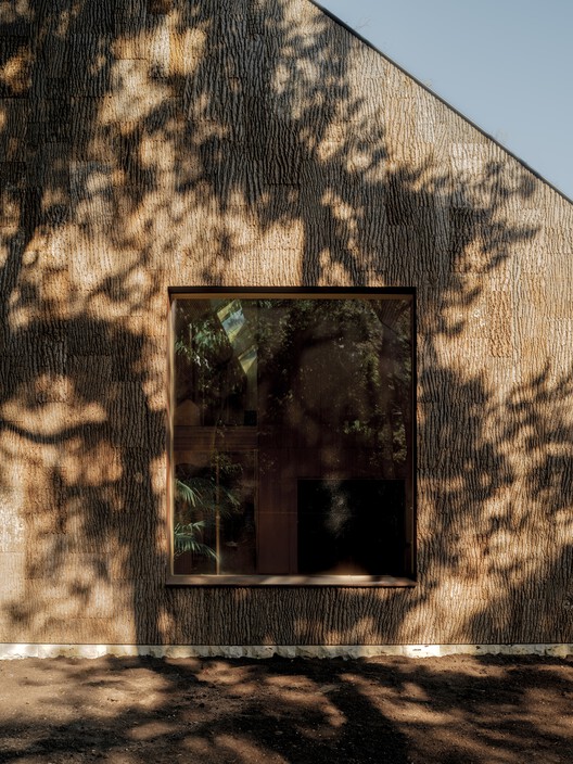 Office by Nature / Studio Massimo | ArchDaily