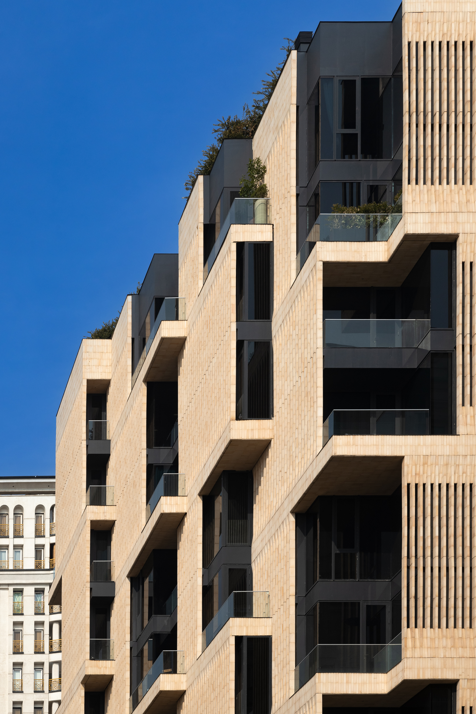 Gallery of Lumen Residential Building / Next Office–Alireza Taghaboni - 4