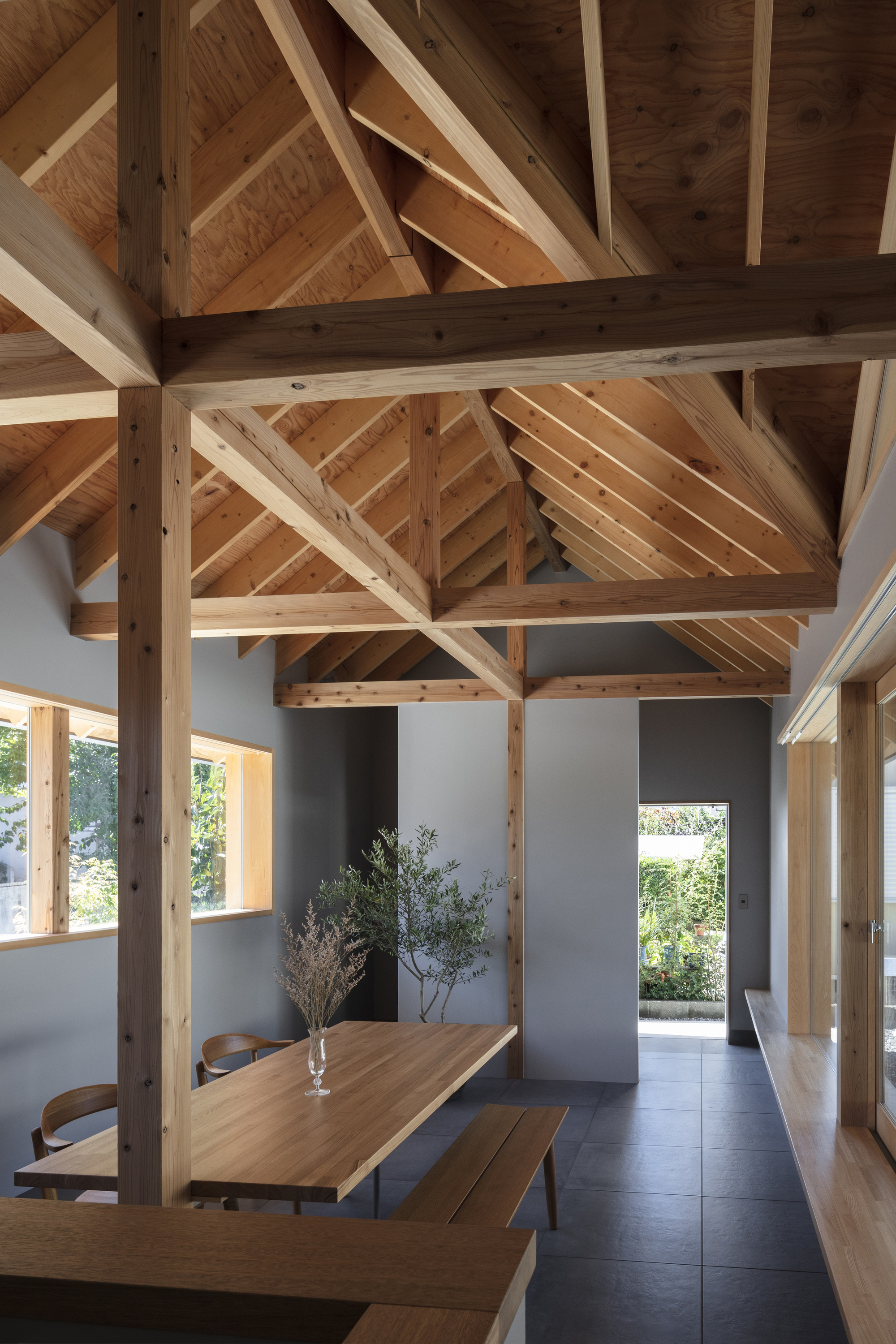 Gallery of Folded Roof House / ISHIZAKI ARCHITECTS - 9