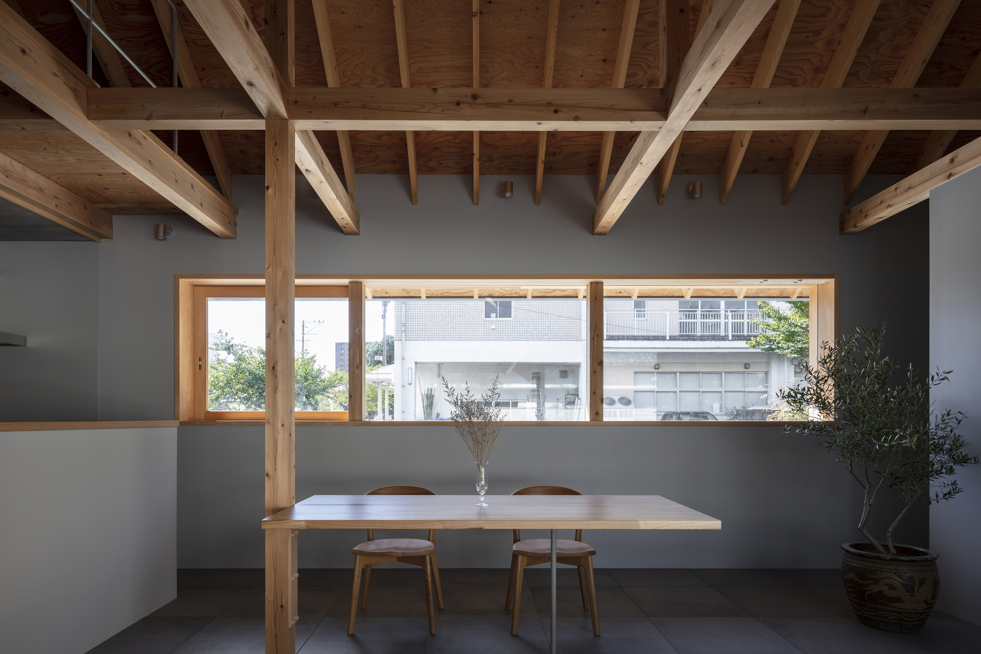 Gallery of Folded Roof House / ISHIZAKI ARCHITECTS - 11