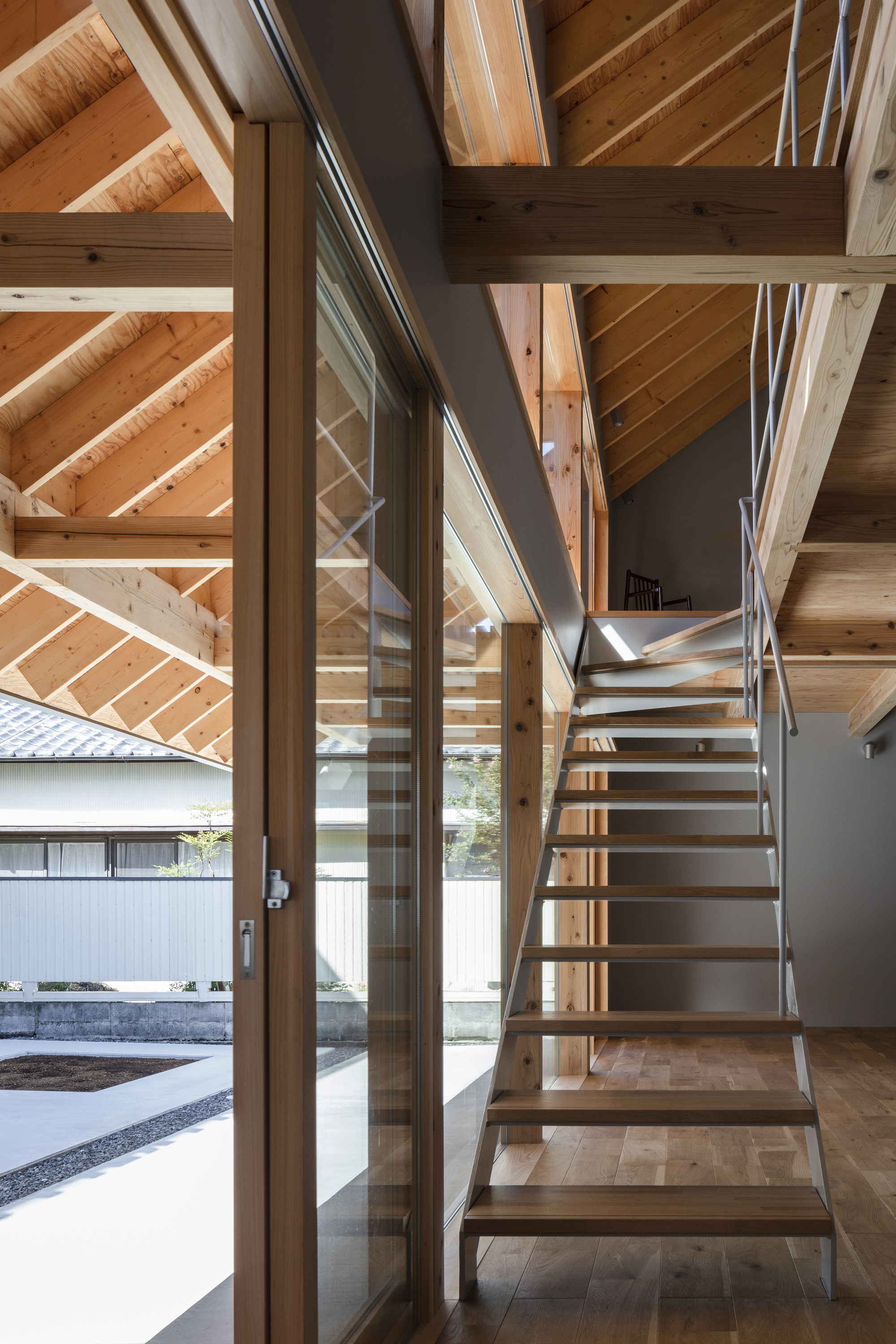 Gallery of Folded Roof House / ISHIZAKI ARCHITECTS - 12