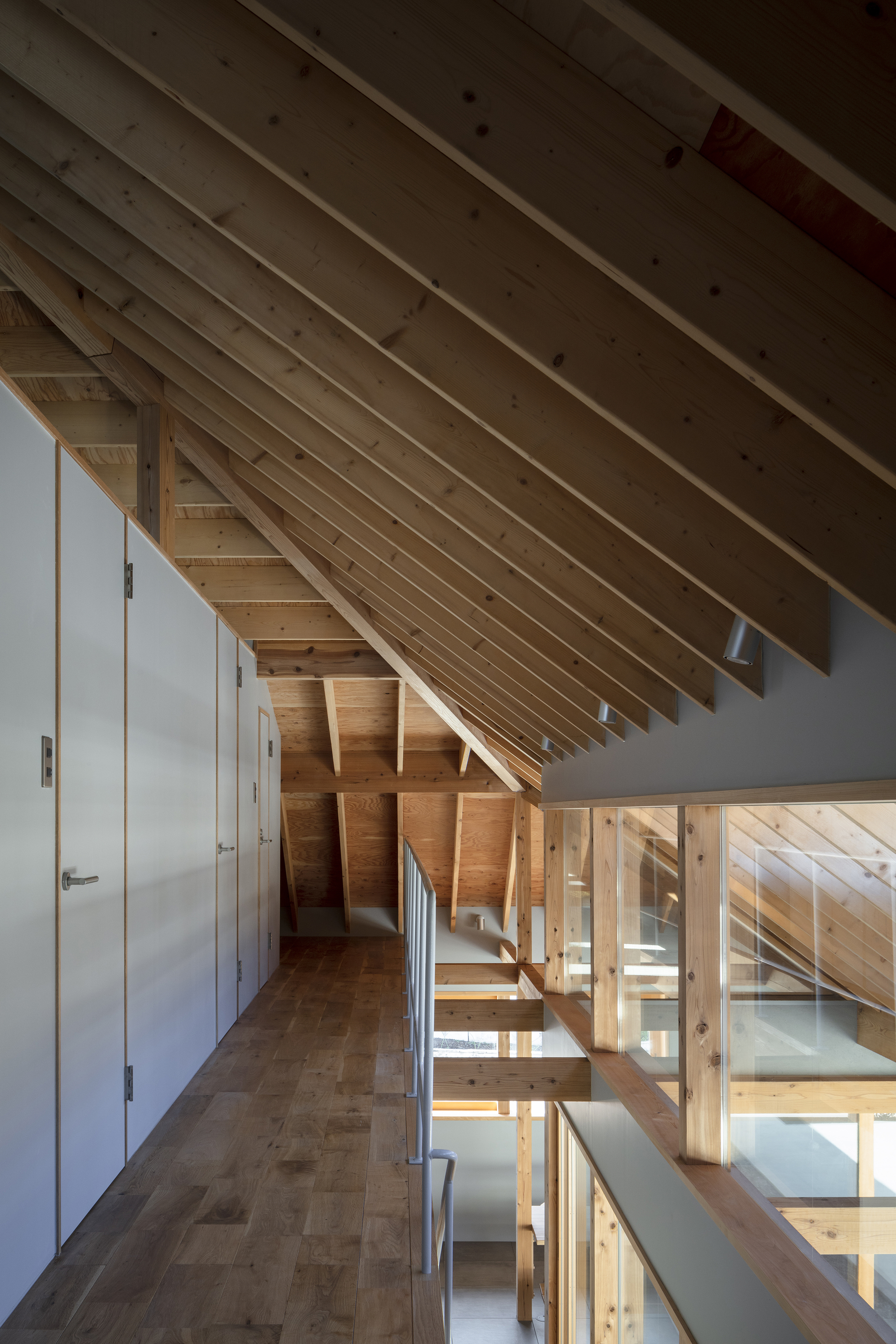 Gallery of Folded Roof House / ISHIZAKI ARCHITECTS - 14