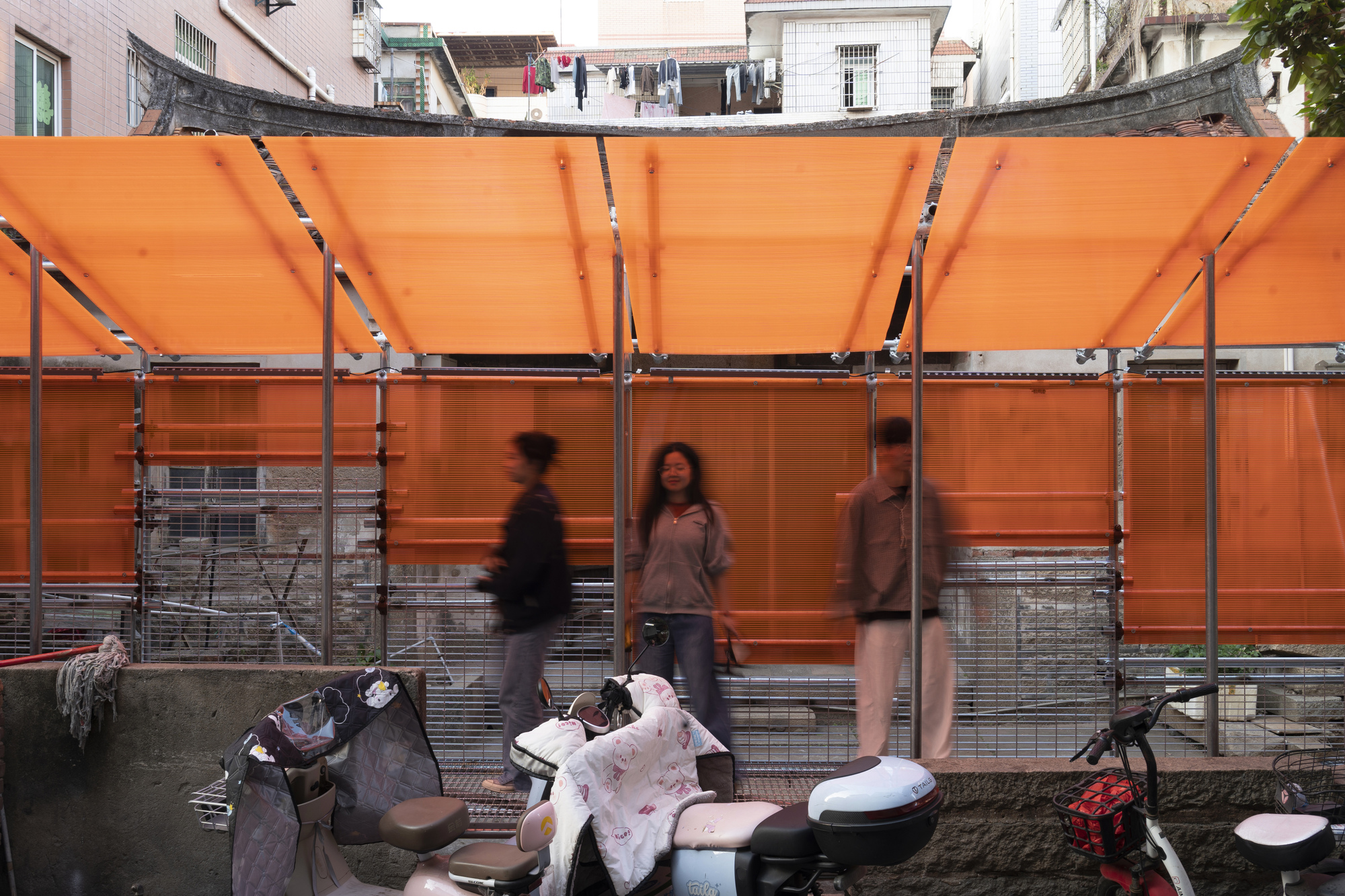 Galeria de Instalação Orange Fence / TAG - 2