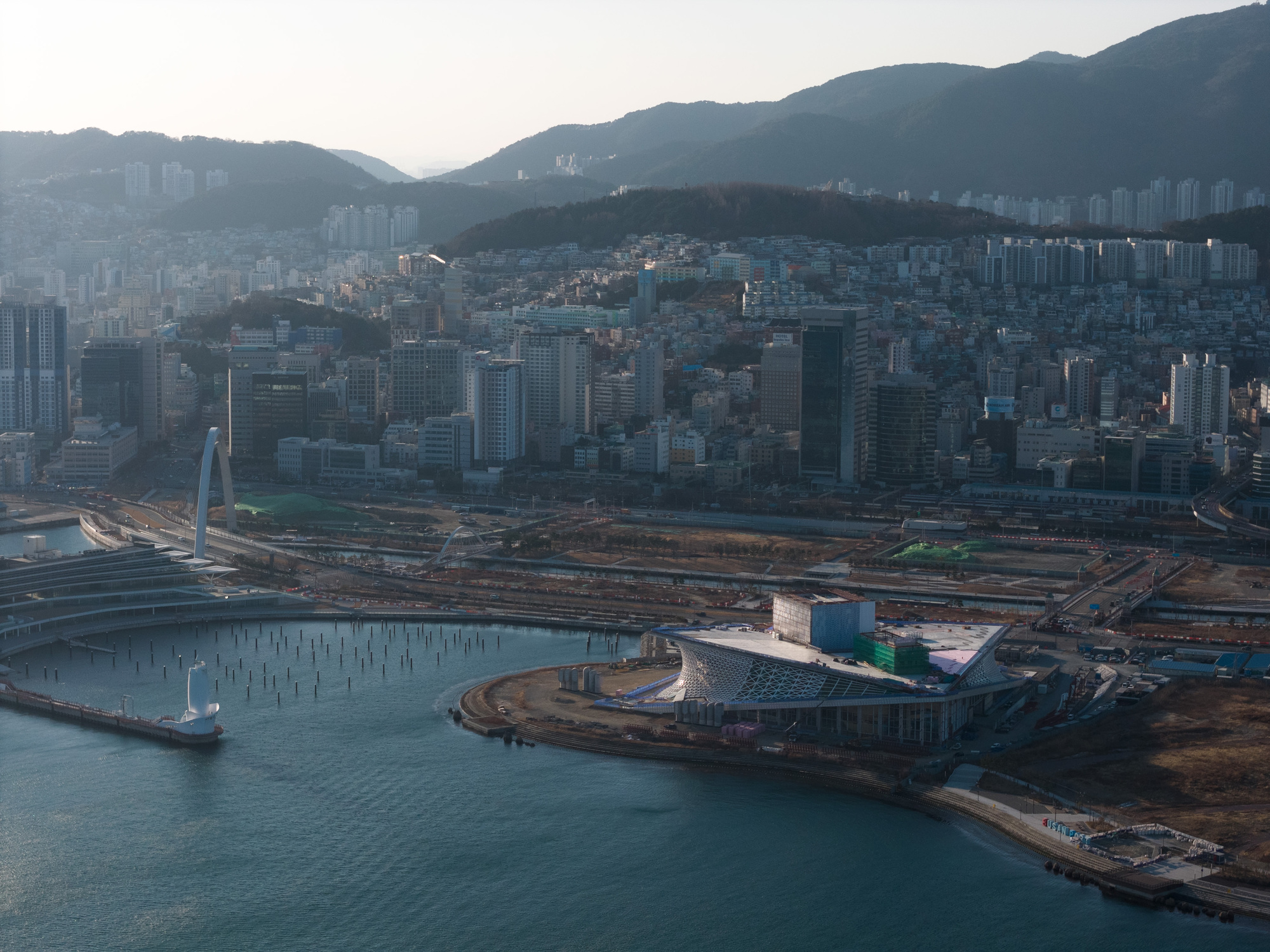 Gallery of Busan’s First Opera House by Snøhetta Nears Completion - 7