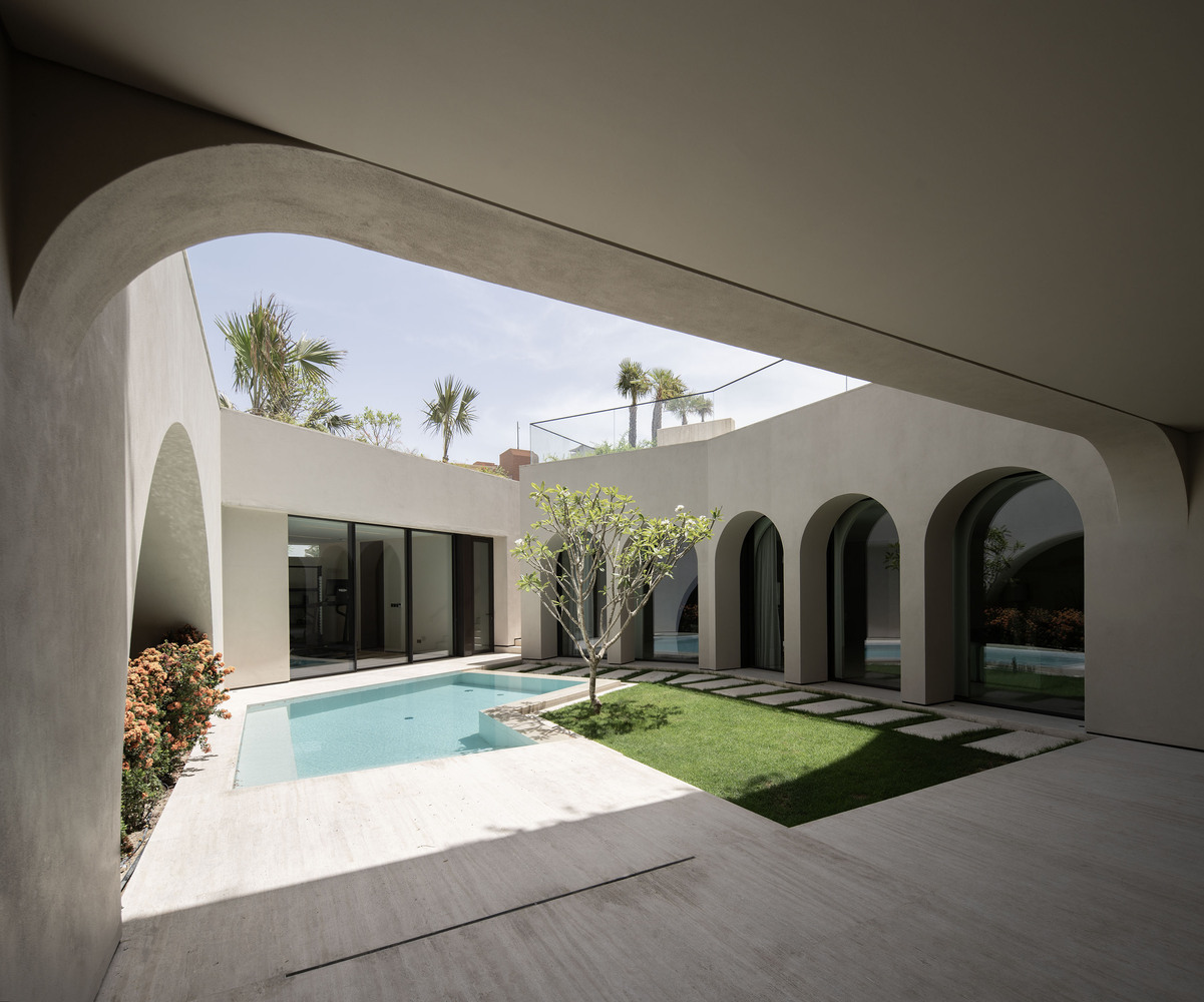 Gallery of Shell House / Alhumaidhi Architects - 14