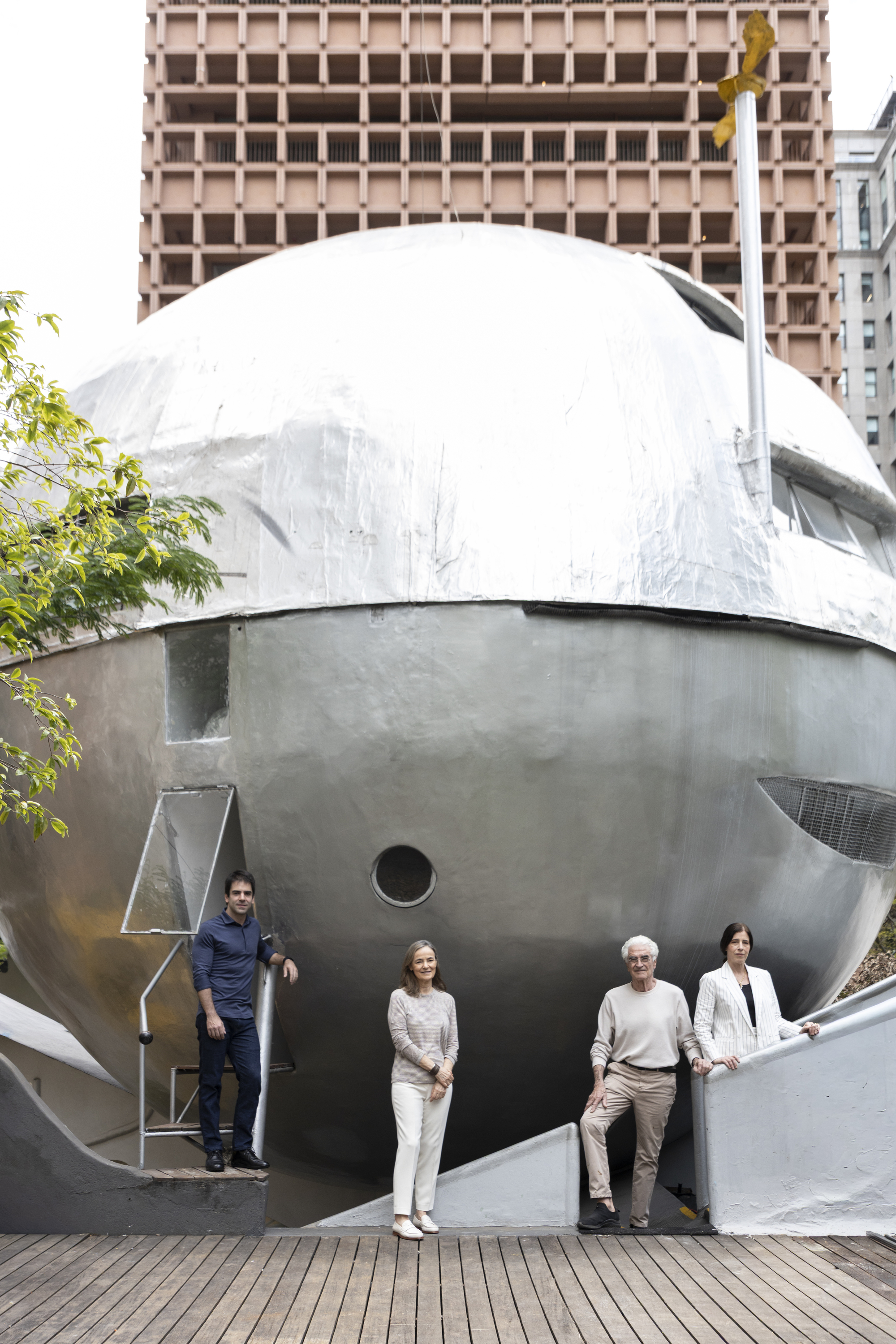 Gallery of Eduardo Longo’s Futuristic Ball-Shaped House in São Paulo to ...