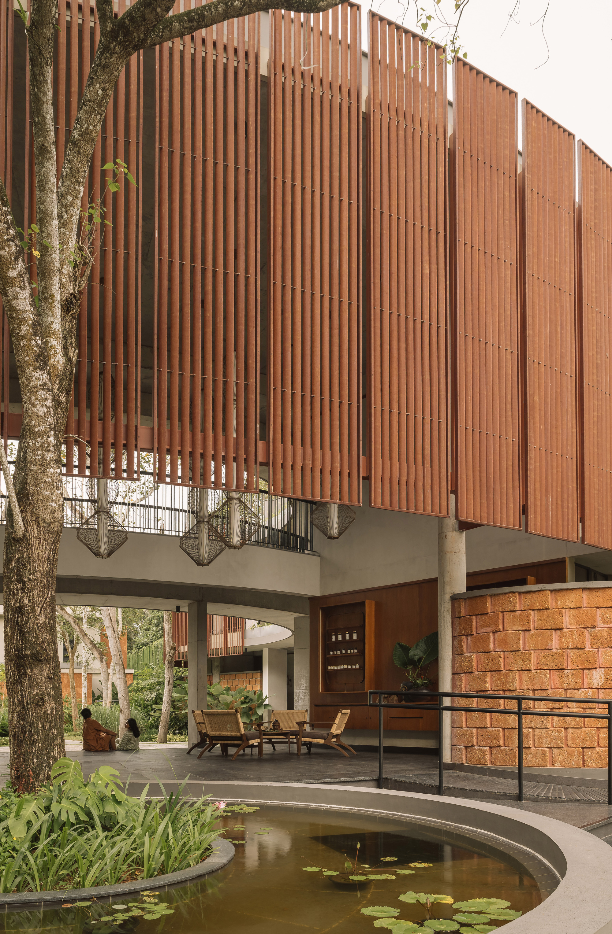 Gallery of Nirava Ayurveda Holistic Centre / STAPATI - 8