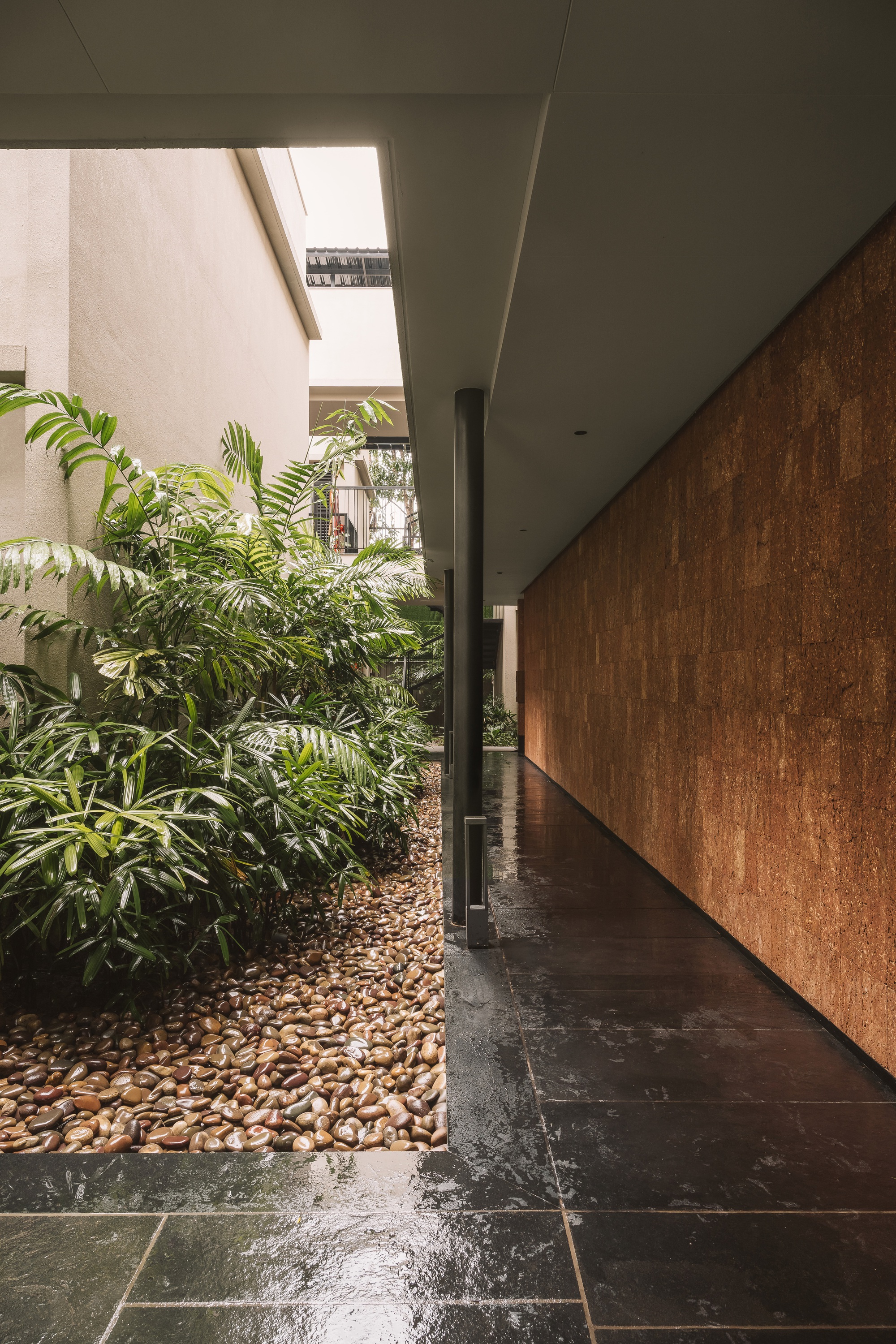 Gallery of Nirava Ayurveda Holistic Centre / STAPATI - 14