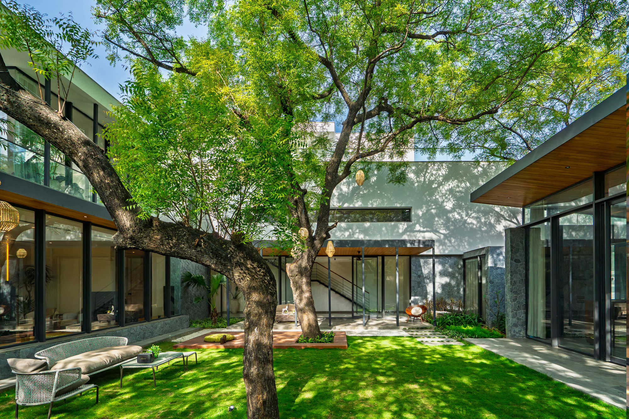 Gallery of Neem Tree House / DADA Partners - 2