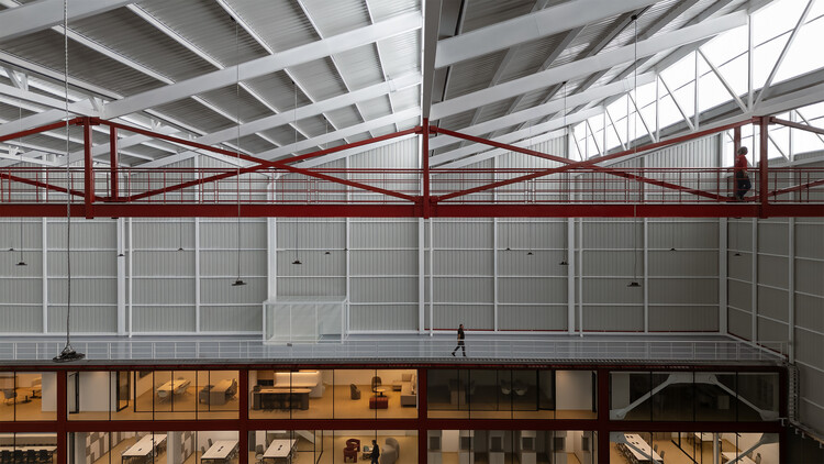 Edificio de oficinas PARAÍSO + nave industrial / TEC Taller EC ...