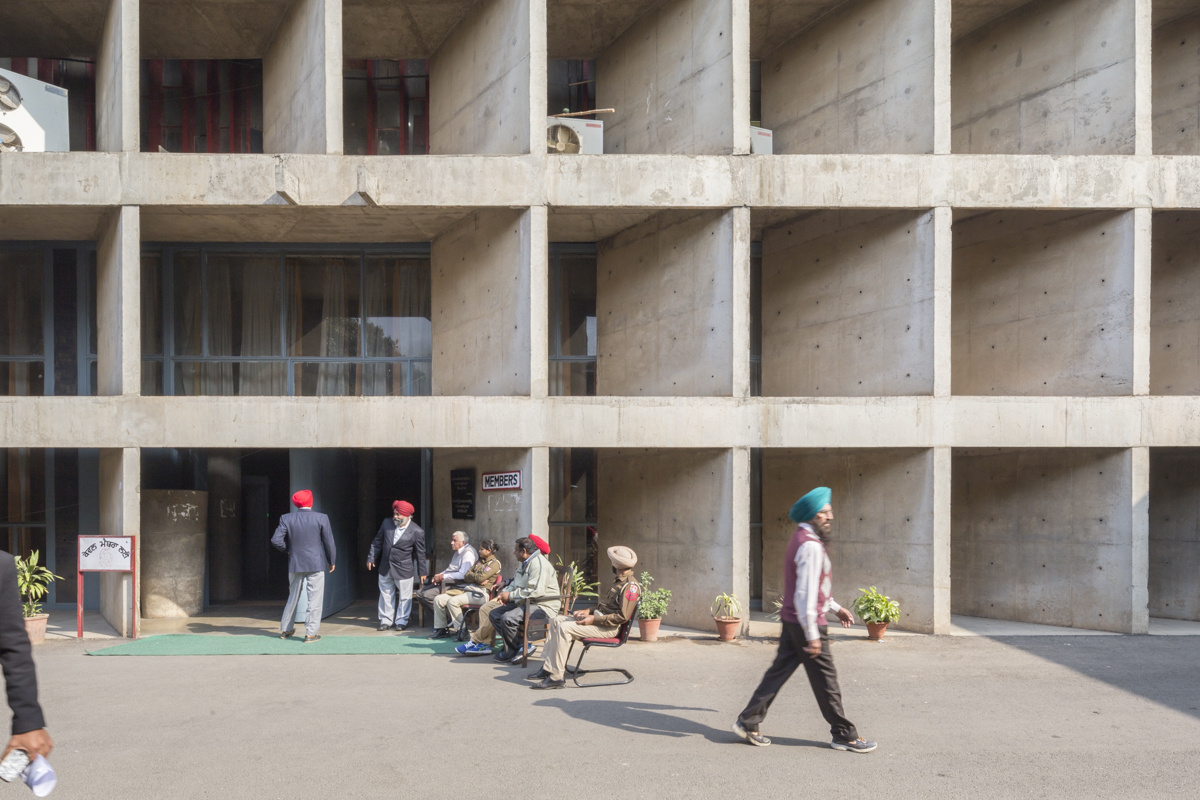 Gallery of Brasília and Chandigarh: Two Modernist Utopias an Ocean ...