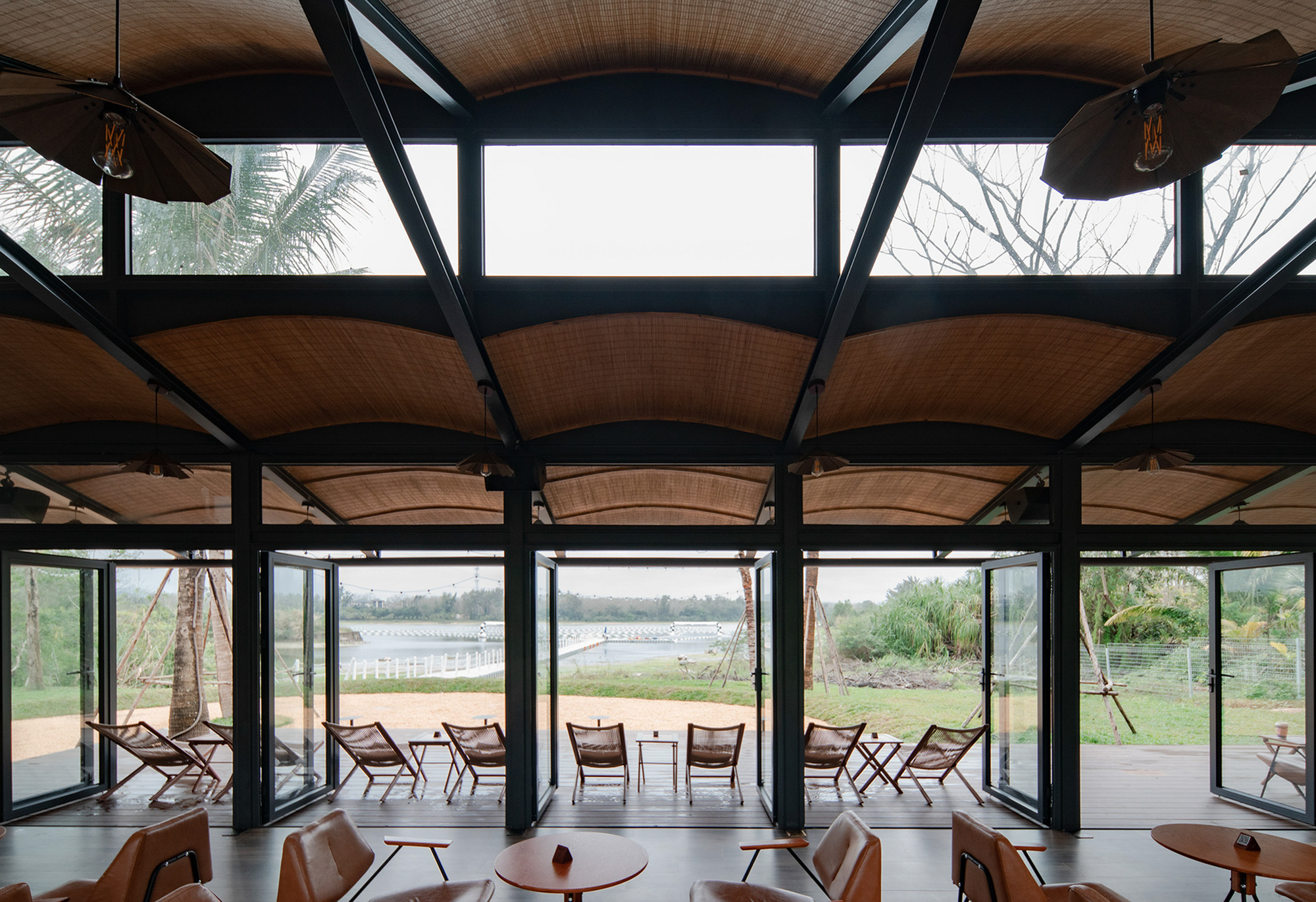 Gallery of LUXEFARM Waterbird Park Pavilion / Atelier OO - 4