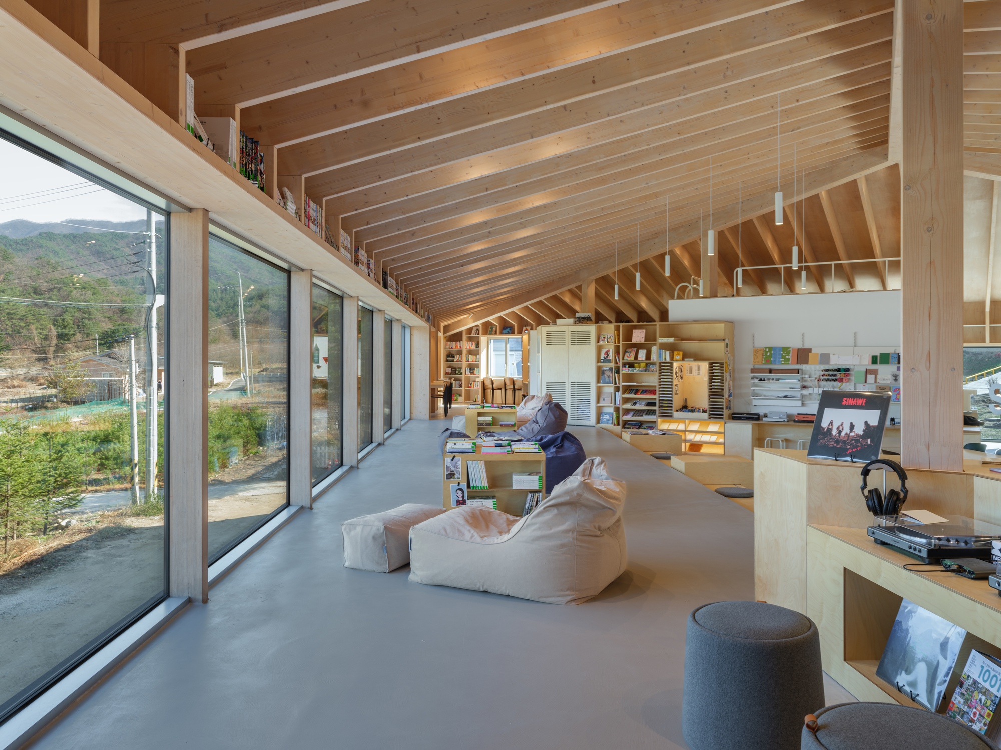 Gallery of Second Chance Library / ODDs&ENDs architects - 4