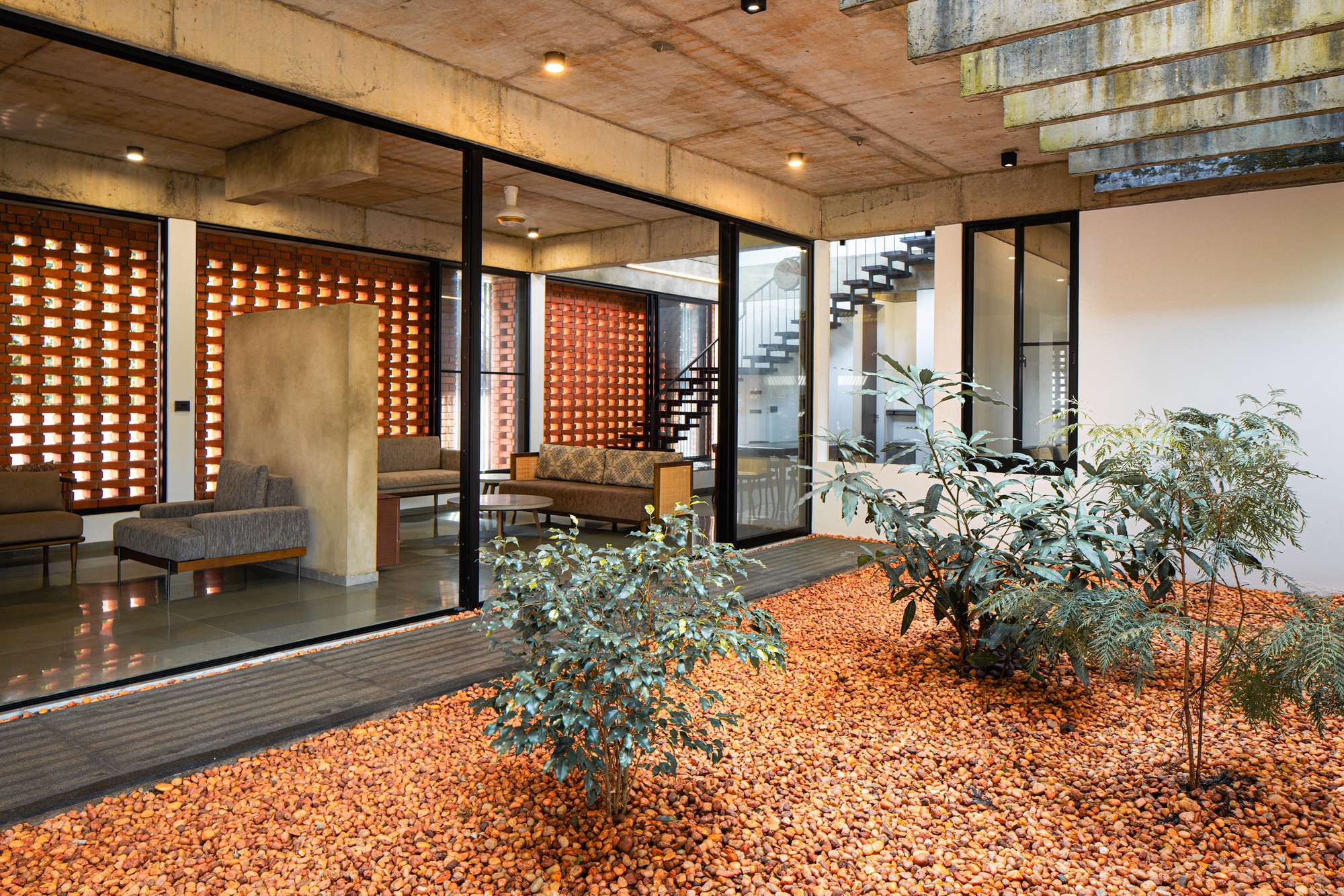 Gallery of The House Veiled In Brick / LIJO.RENY.architects - 2