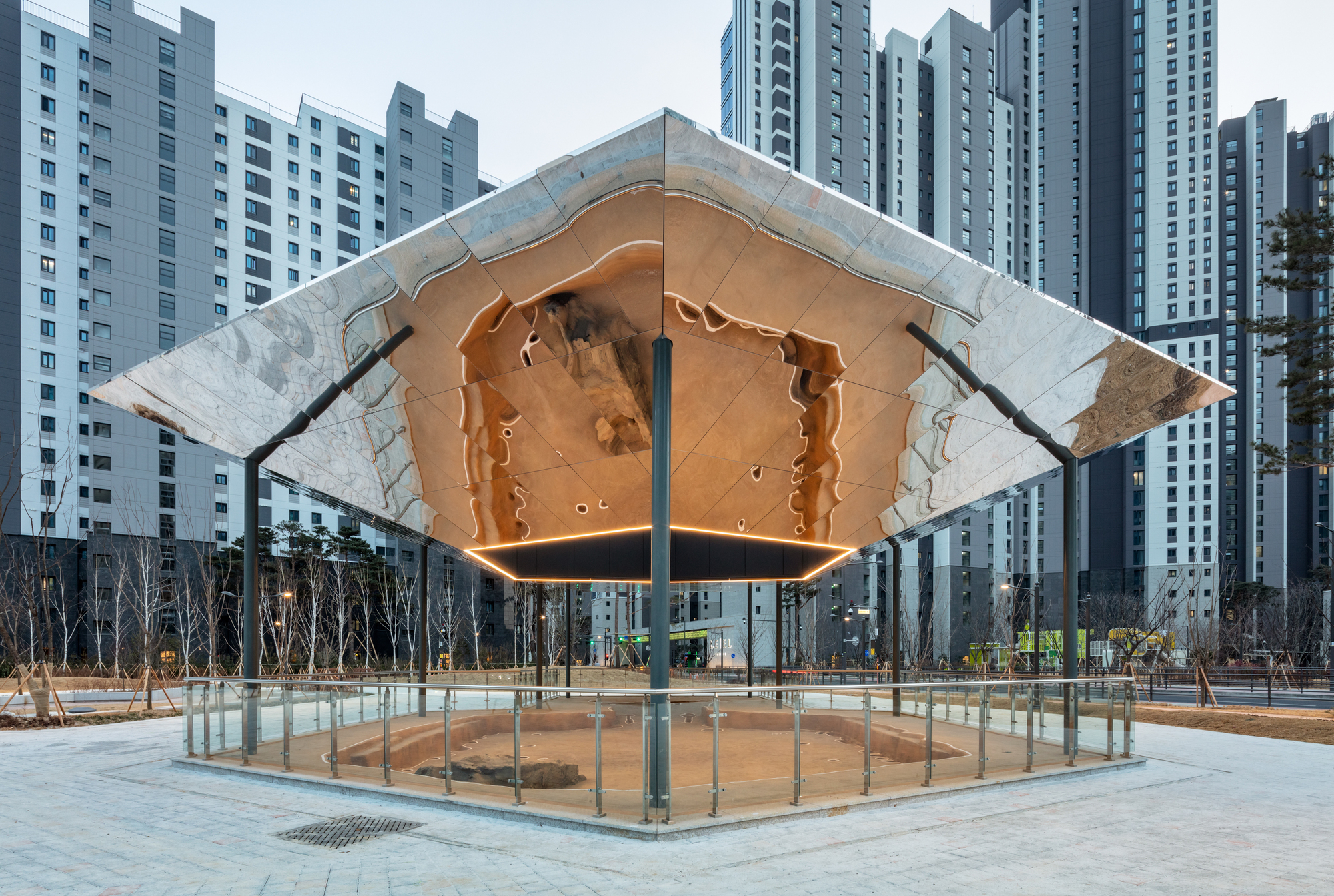 Gallery of Floating Ground: A Landmark that Disappears / YZA - 2