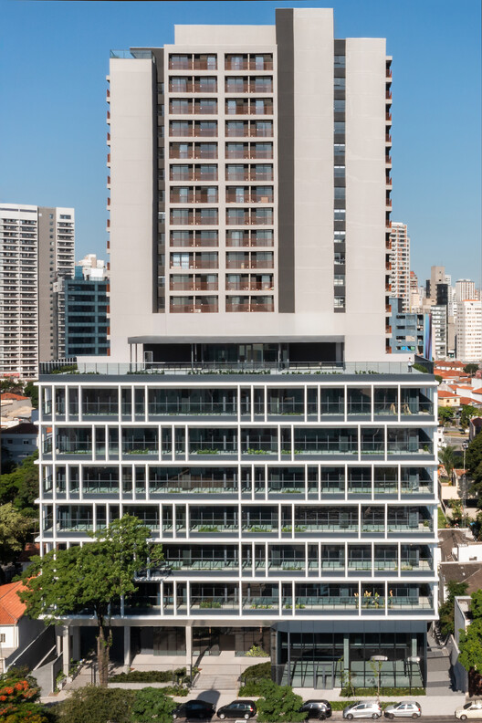 Dynamic Pinheiros - Edifício Corporativo / Königsberger Vannucchi ...