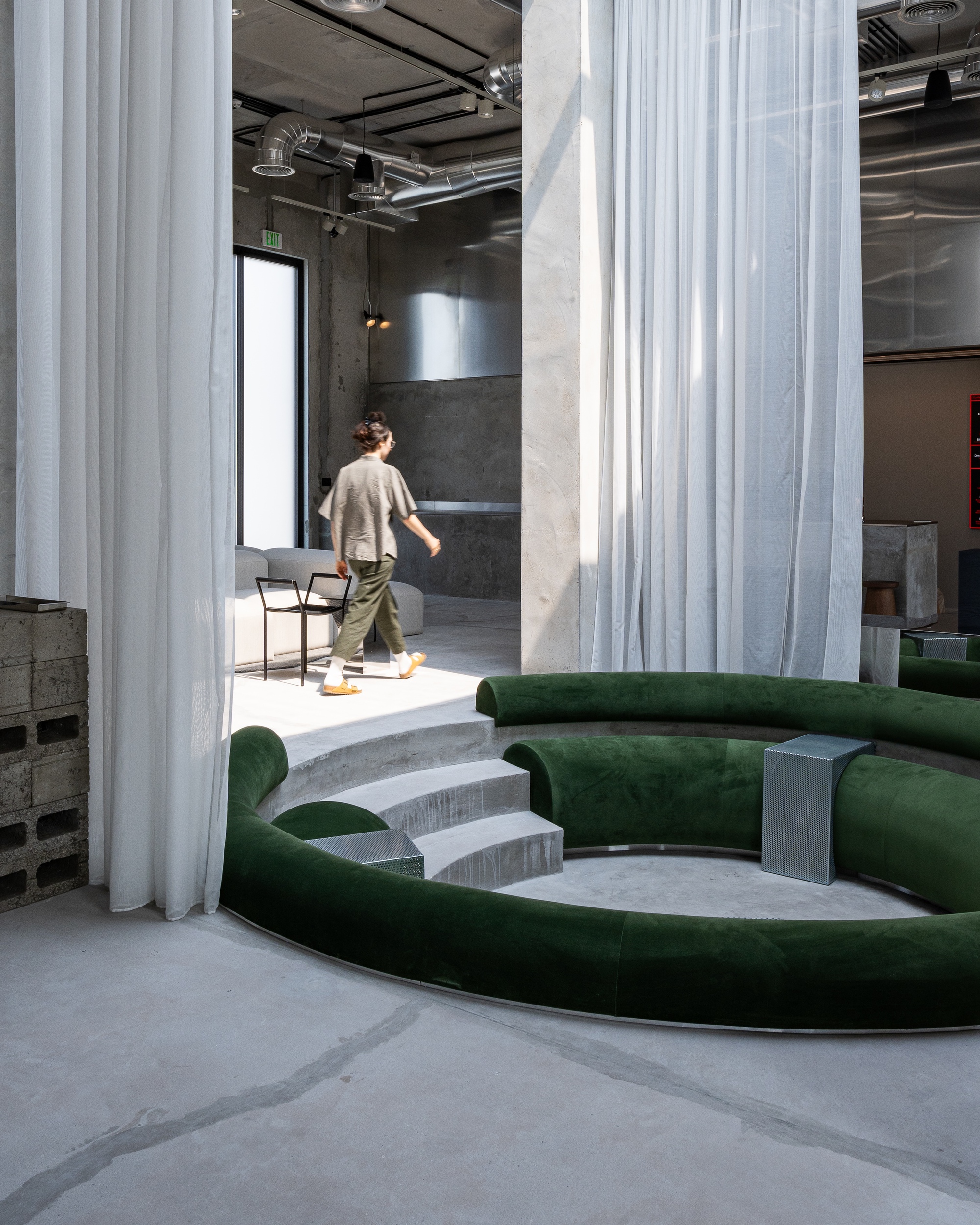 Gallery of Koncrete Space / shell+core - 2