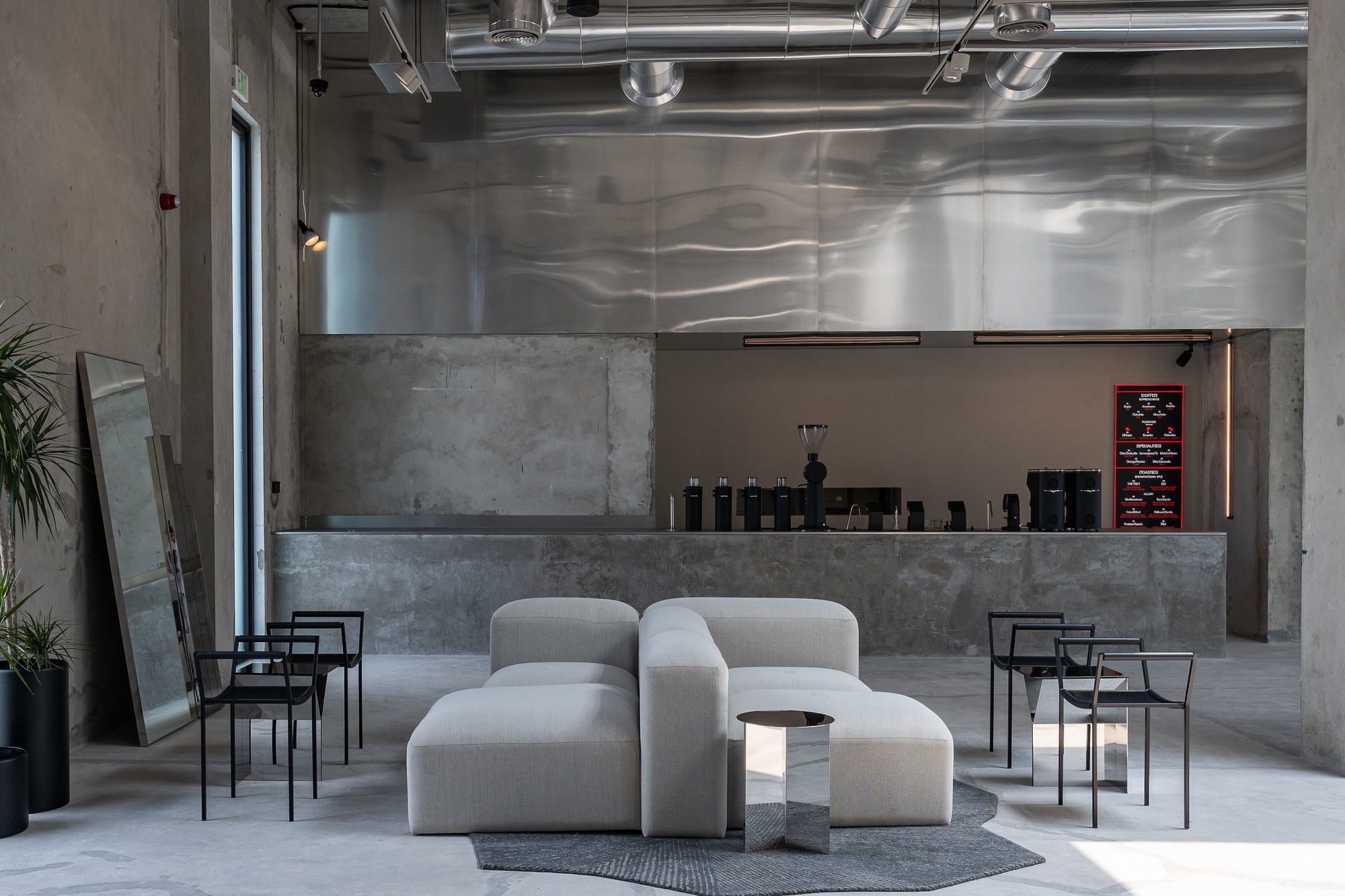 Gallery of Koncrete Space / shell+core - 1