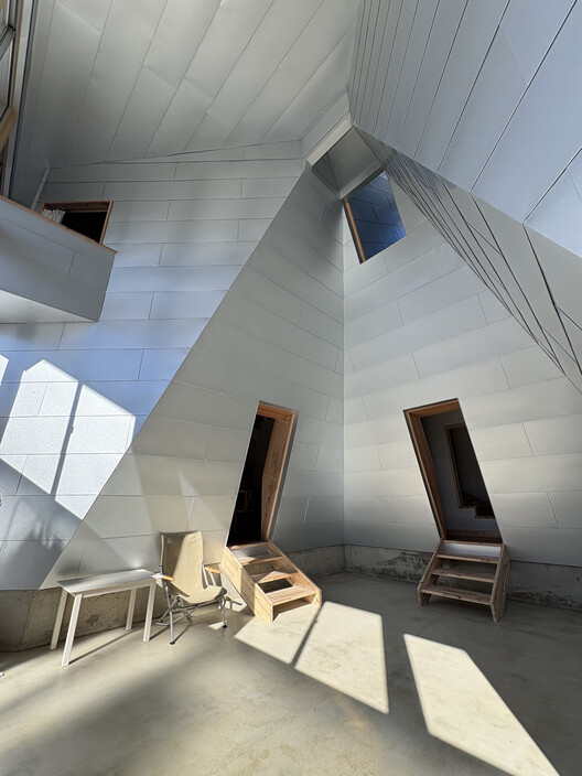 Pit garden in Passive House / D Environmental Design System Laboratory ...